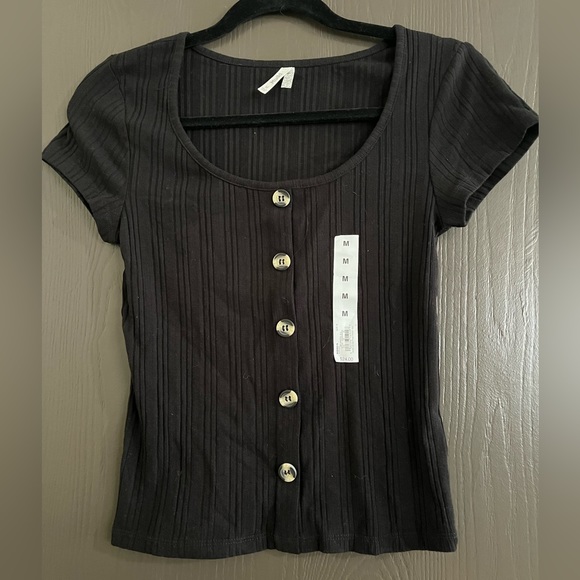 Mudd | Tops | Mudd Black Tshirt | Poshmark